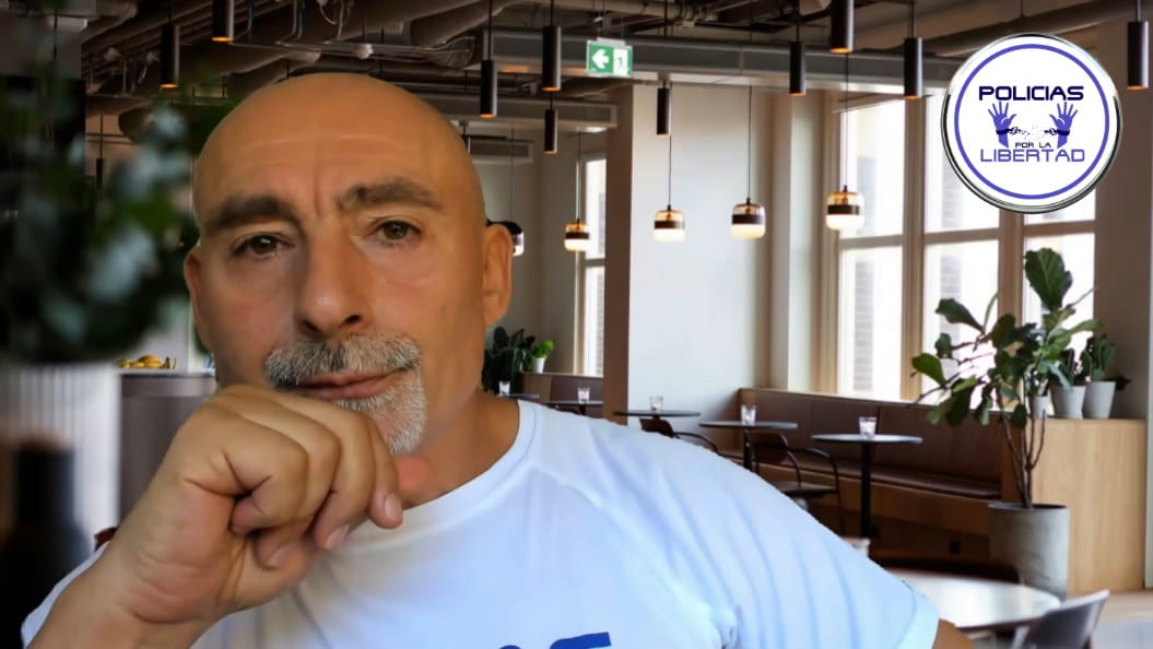 Se puede decir más alto pero más claro es imposible · Policías por la ...